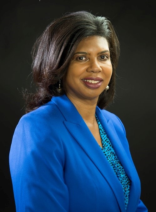 Countdown to publication: Posing for publicity shots | Lisa Braxton